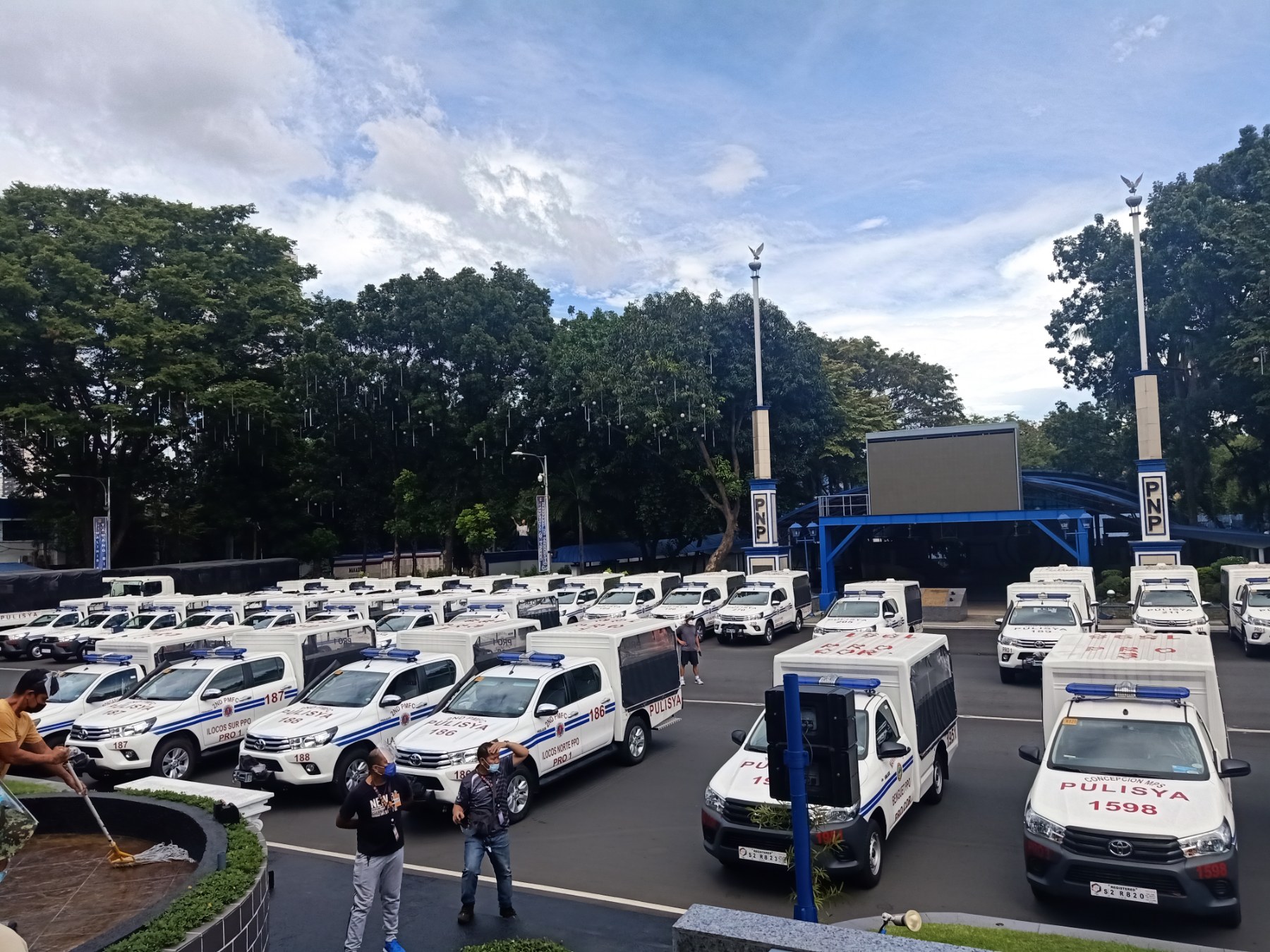 Toyota toughens up PNP fleet with Hilux - Toyota Camarines Sur, Inc ...